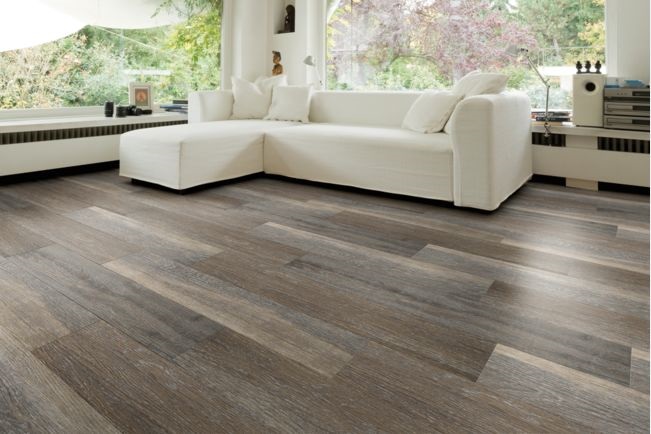 Parket: cena zelo ugodna – parket hrast, parket oreh (za talno gretje)